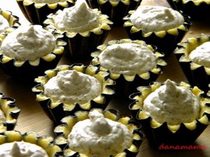 Cosulete cu nuca - Prăjiturici și altele