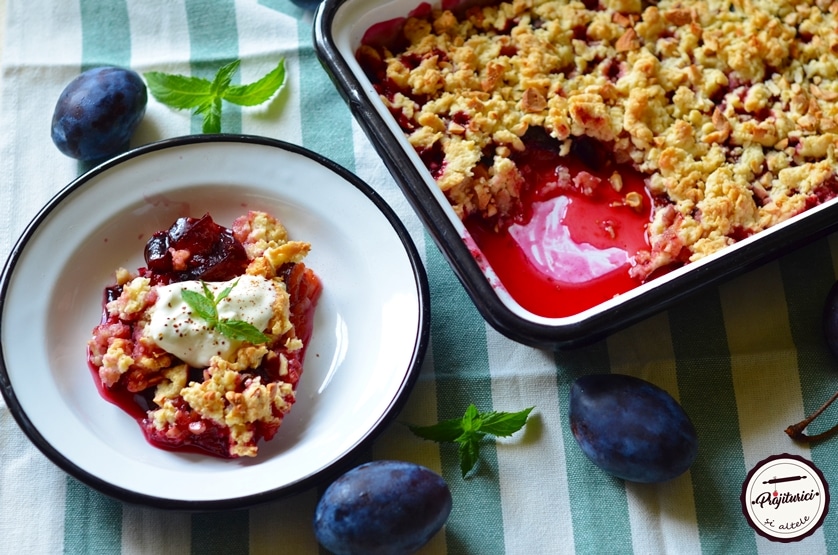 Crumble cu prune si caju - Prăjiturici și altele