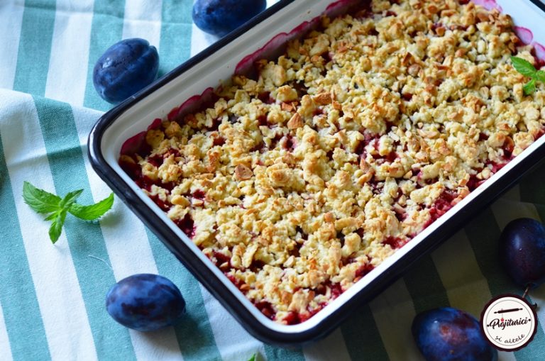Crumble cu prune si caju - Prăjiturici și altele
