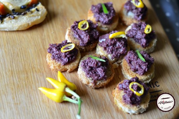 Trei idei de aperitive vegane (de post) - Prăjiturici și altele