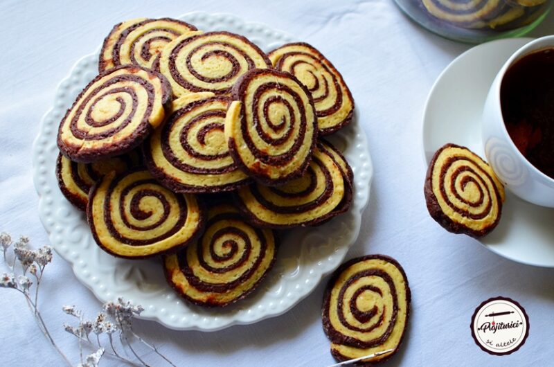 Biscuiti spiralati cu vanilie si cacao - Prăjiturici și altele