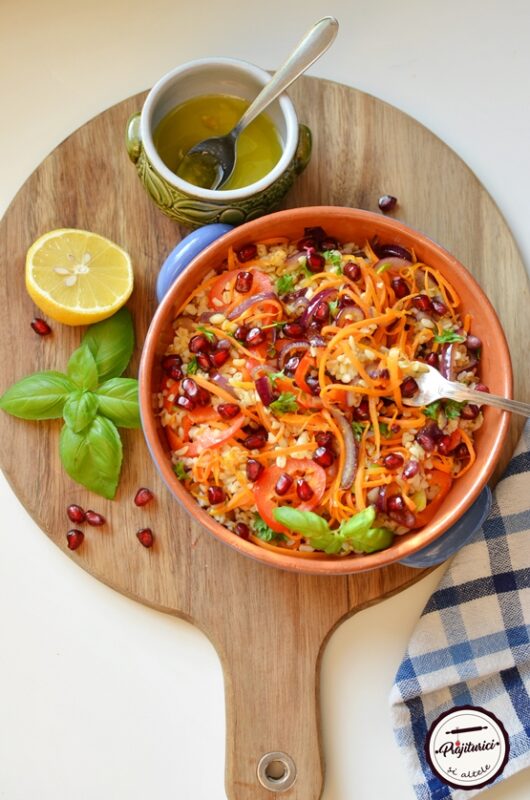 Salata calda de bulgur cu legume - Prăjiturici și altele