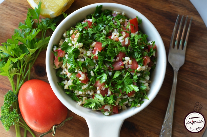 Salata calda de bulgur cu legume - Prăjiturici și altele