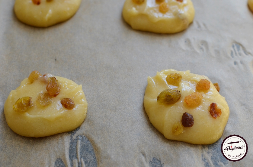 Fursecuri simple cu stafide si lamaie - Prăjiturici și altele