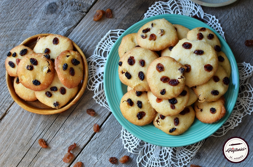 Fursecuri simple cu stafide si lamaie - Prăjiturici și altele