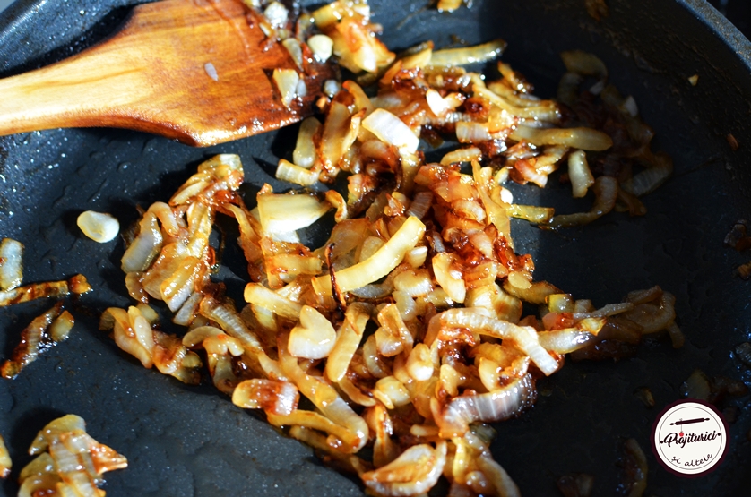 Paine de casa cu ceapa caramelizata - Prăjiturici și altele